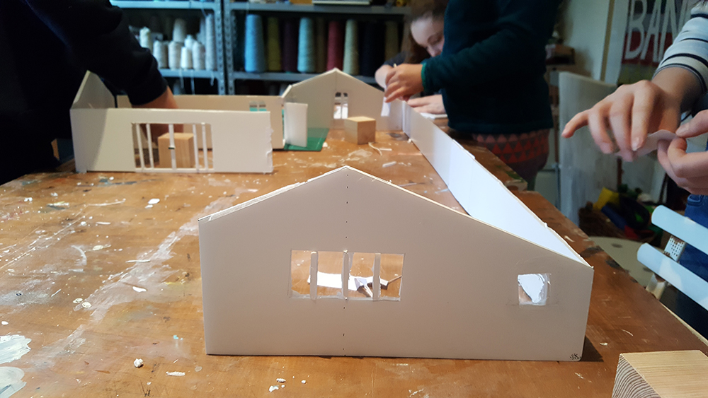 Making a “To Scale” Gallery